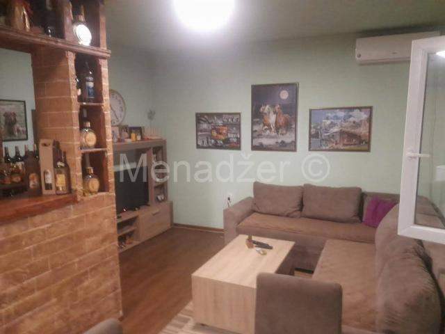 Karlovčić, centar 3.0 prizemlje 100m2 EG renovirano