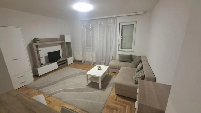 Garsonjera 29m Podbara