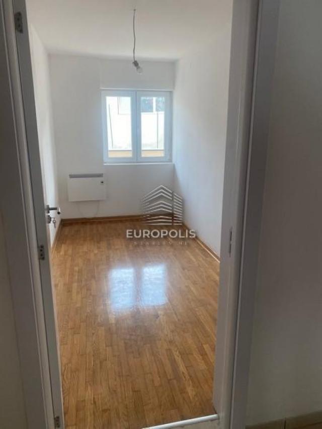 Nov, odmah useljiv stan u mirnom delu Boleča ID#9133