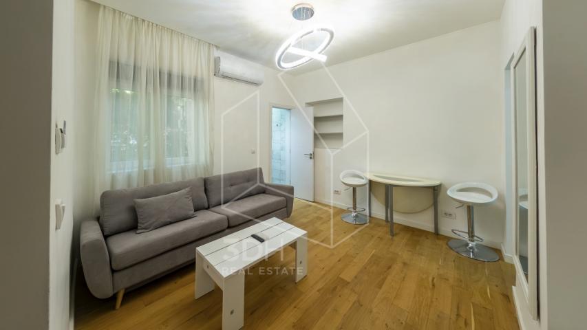 Strogi centar 1.0, Zeleni venac 20m2, odlična investicija