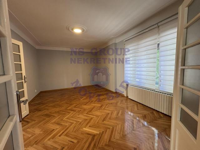 Salonac 84m2 Spens