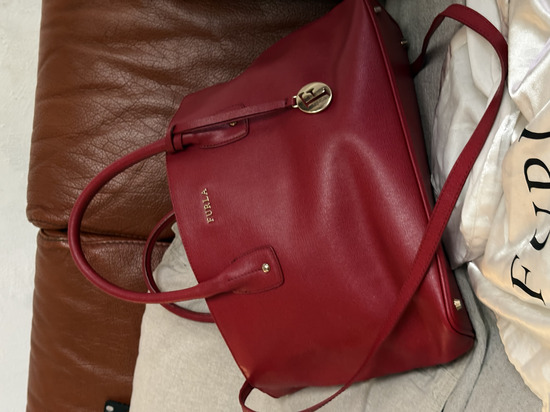 Furla toeba