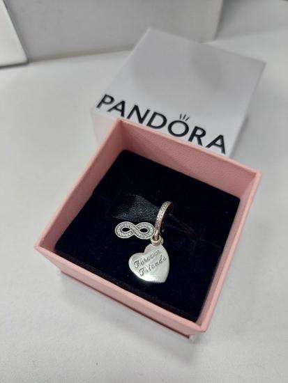 Pandora privezak Friens forever