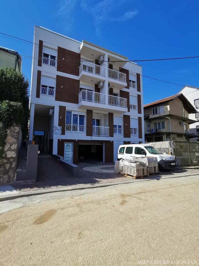Prodaja, Stan, 134m2 , Vašarište