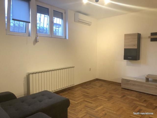 ZEMUN ZEMUN - GORNJI GRAD 46m2 , 120000e
