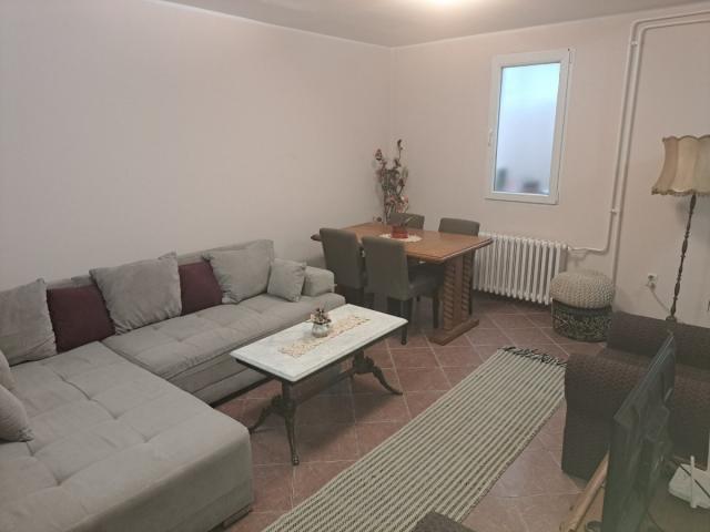 Garsonjera, Blok 44, Gandijeva, 32 + 2 m2