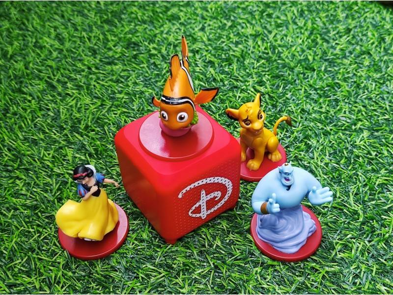 Čarobne zvučne priče Disney - Zvučnik + 4 figurice