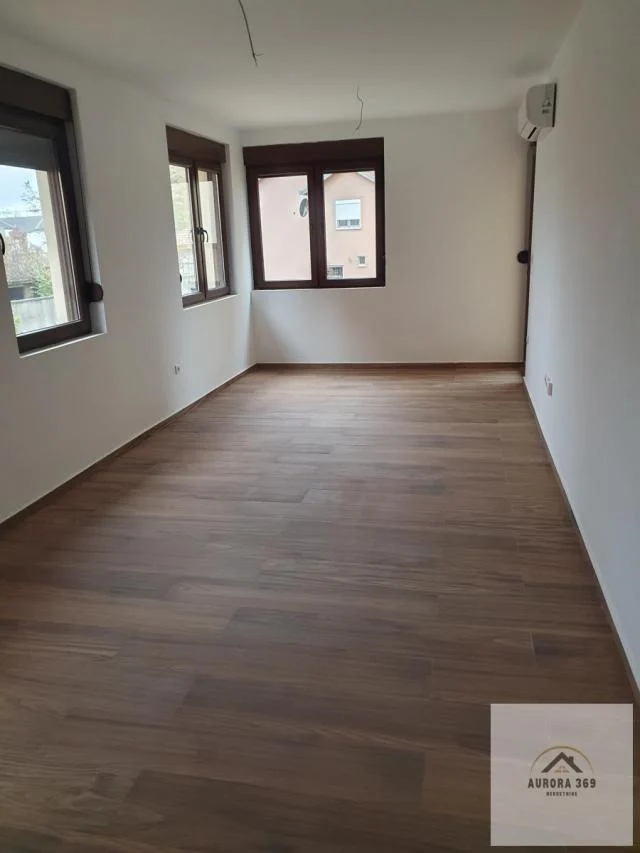 RUMA. FENOMENALAN NOV, USELJIV, TROSOBAN 76m2