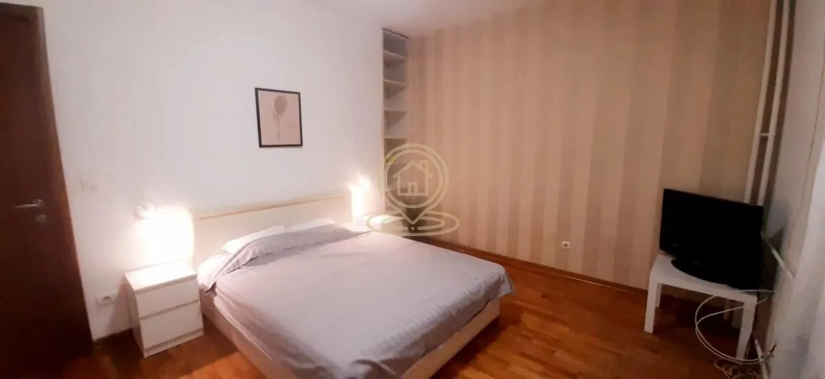 Izdavanje, jednosoban stan, 30m², Stari Grad, Beograd