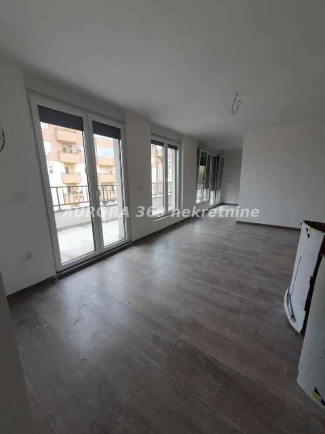EKSKLUZIVNO! RUMA! NOV PENTHOUSE U NAJLUKSUZNIJOJ ZGRADI