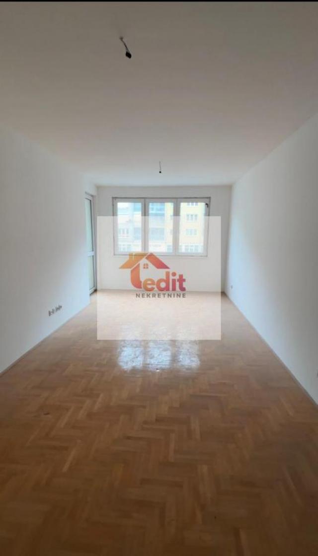 TOP LOKACIJA-BULEVAR NEMANJIĆA-DVOSOBAN STAN-60 M2-