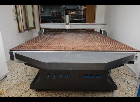 JD од Galli Francesco JD PREDATOR CNC пантораф радни простор мм 2000x3200 мм
