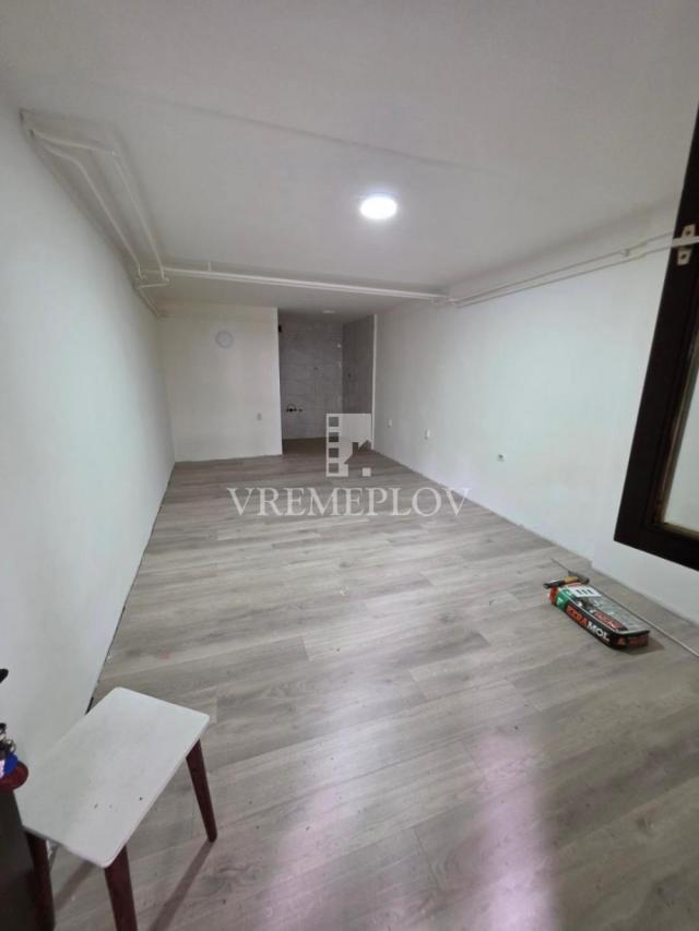 Adaptirana garaža Borča ID#2416