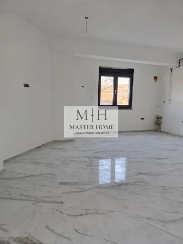 SMART LUKSUZ U CENTRU – 95m² SA MASTER SOBOM I PARKINGOM!