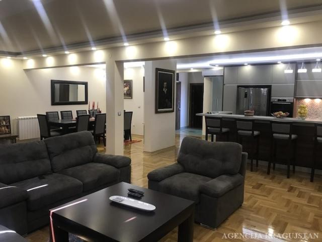 Prodaja, Stan, 148m2 , Centar