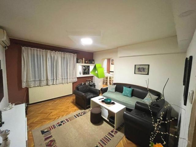 Sprat kuće sa lokalom na odličnoj lokaciji na Bulevaru Nemanjića ID#7811