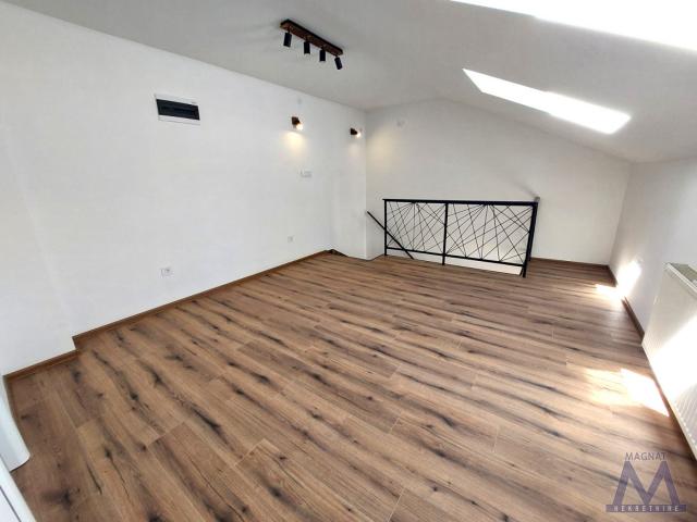 Novi Sad - Centar, prodaje se garsonjera od 22m2, useljiva, uknjižena 1/1. 
Garsonjera je kompletno