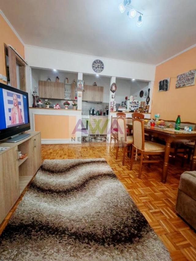 Idealan prvi stan – dvoiposoban, renoviran, bez toplane, Nova Selenča