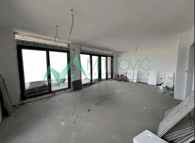 Sremska Kamenica, Popovica - Penthouse 107 m2 sa dve terase od po 30m2 + opcija kupovine dva garažna