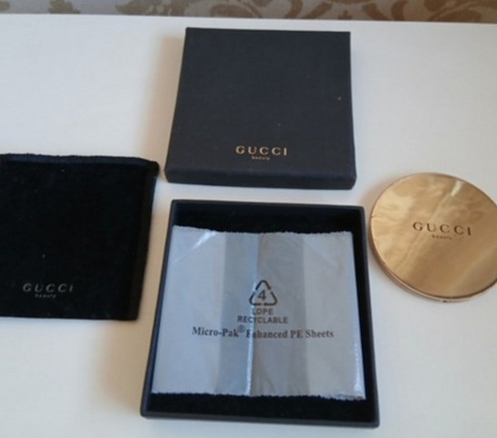 Gucci ogledalo