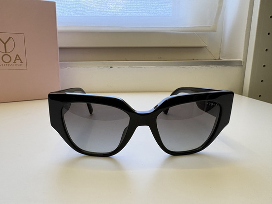 VOGUE naocare%%4490