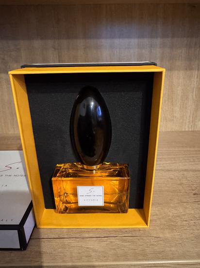 XSNIŽENX Esse Strikes The Notes Vittoria edp 100ml