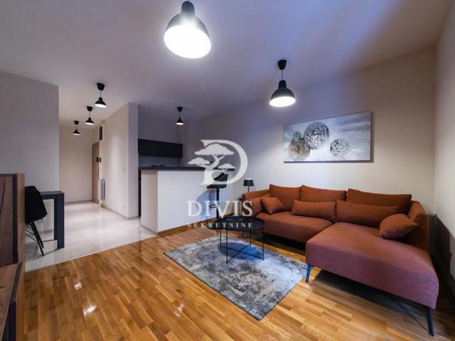 Dvosoban stan u novogradnji na Dedinju sa dvorištem, 70m2