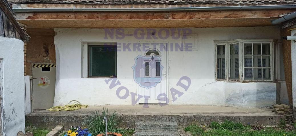 Trosoban stan u Čelarevu, 62m2