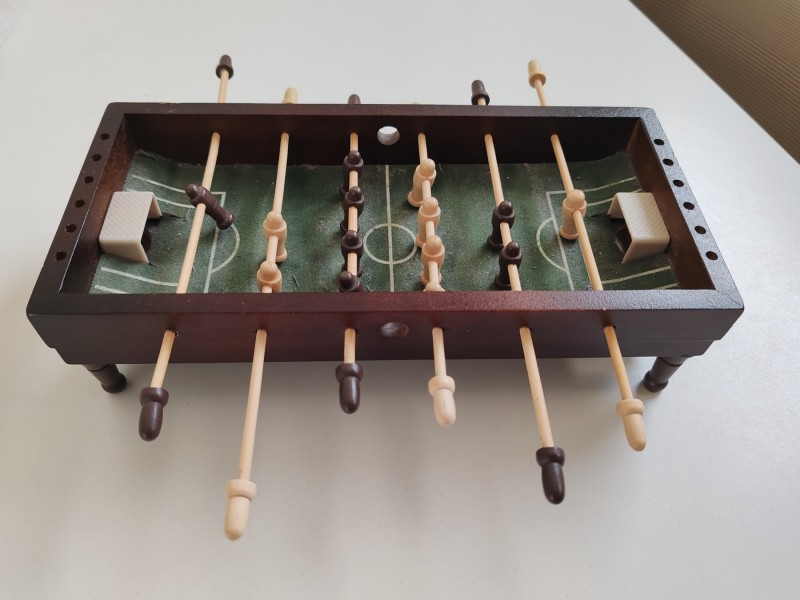 DRVENI MINI STONI FUDBAL MINI KICKER RETRO DRUŠTVENA