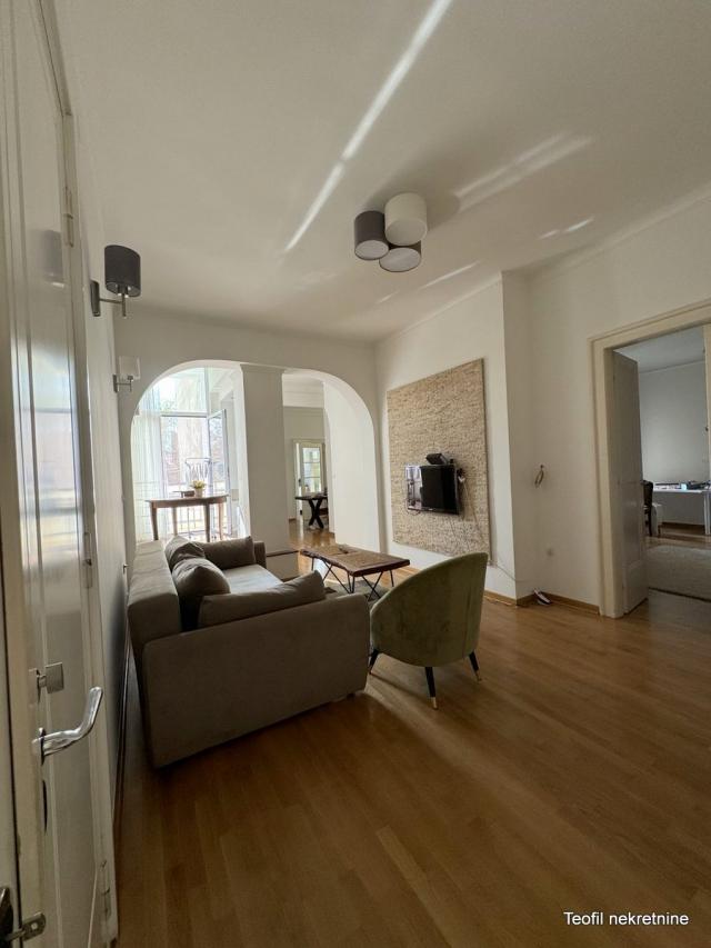 ZEMUN ZEMUN - KARAĐORĐEV TRG 123m2 , (T)+parkin ,430000e