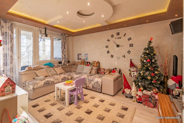 ZEMUN ZEMUN - PRVOMAJSKA 74m2 , (2L) ,235000e