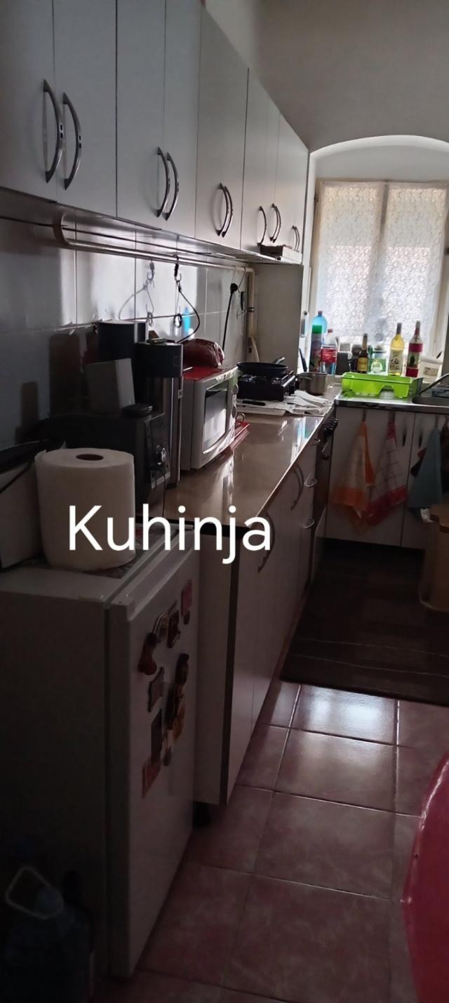Prodaje se trosoban stan u Mokrinu