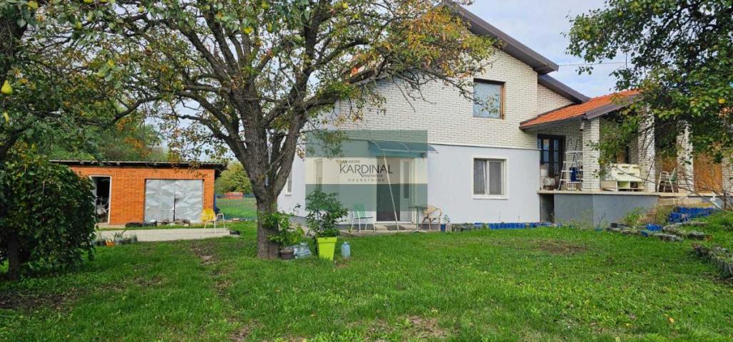 Na prodaju kuća 246m2