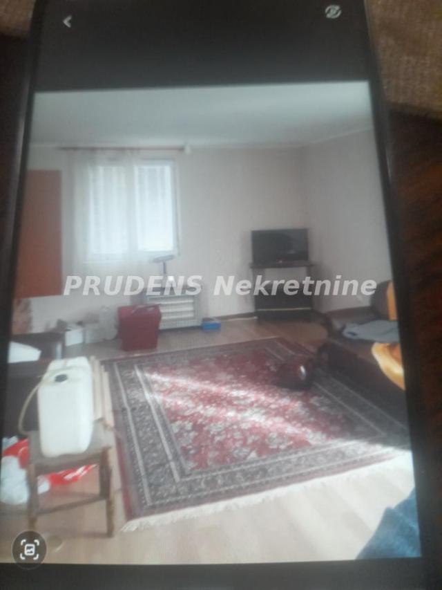 Uknjižena spratna kuća u naselju Ključ