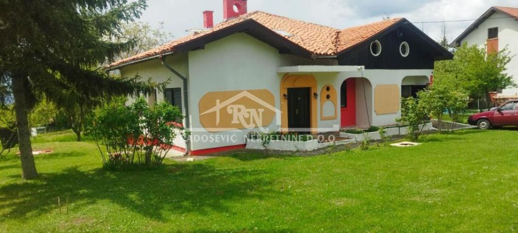 Barajevo, Ravni gaj, Milivoja Popovića-Miće, 144m2, 10 ari placa ID#1645