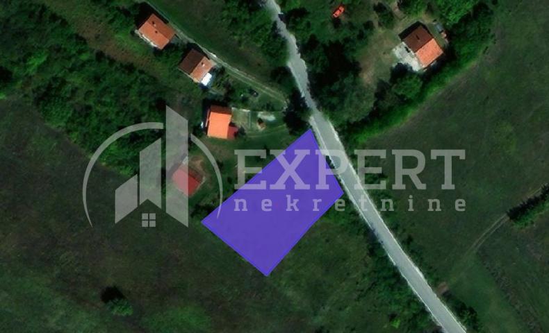 Odličan plac za gradnju, površine 1049m2, Donje Vlase