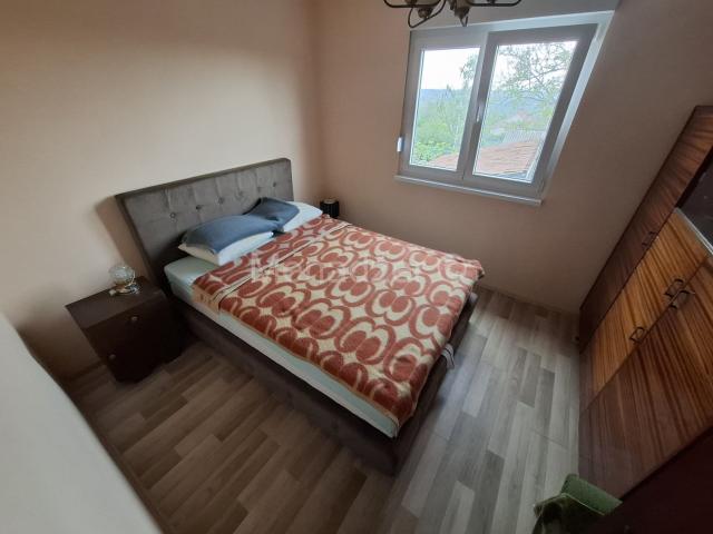 Vranić,236m2( 156+23gaaraza+57m2),6sob, 12ari plac, , pr+1+ptk, gas, pvc,