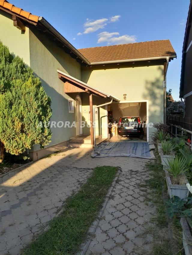IZUZETNA KUĆA U VETERNIKU- NOVI SAD