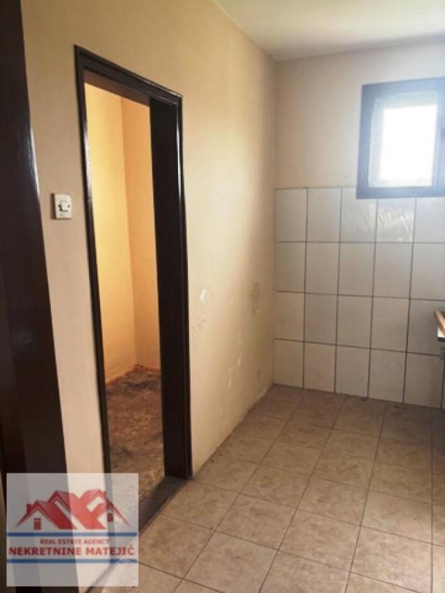 KUĆA 73 M2, ARANĐELOVAC, BANJA, 5A PLACA, SVA INFRASTRUKTURA PORED, UKNJIŽENO I LEGALIZOVANO, CENA -