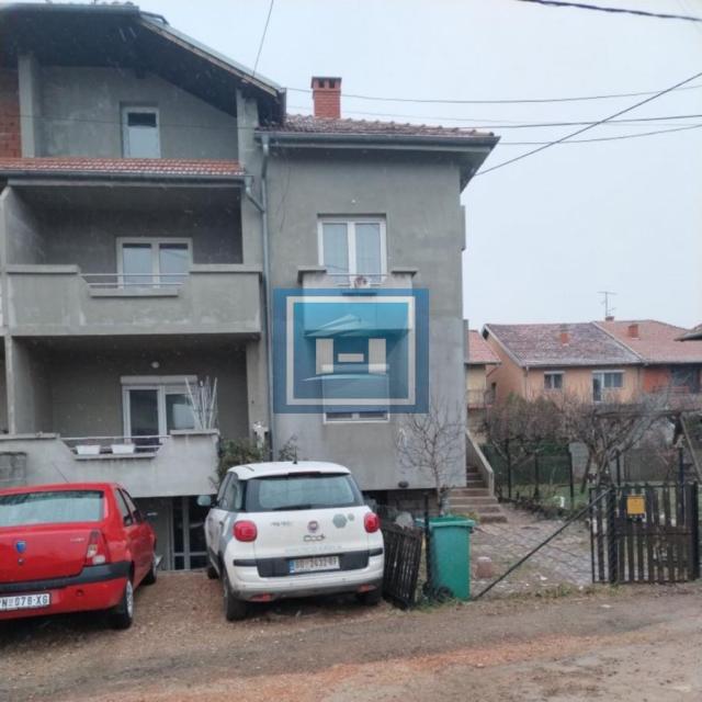 Prostrana kuća na prodaju