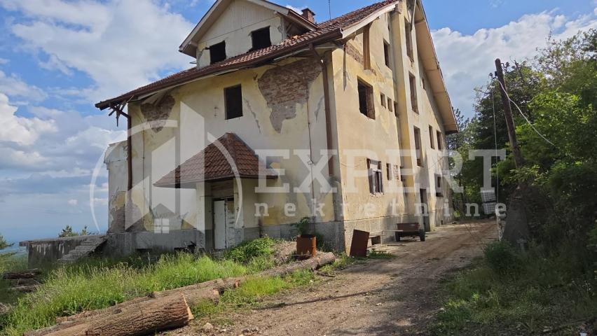 Poslovni Prostor-Hotel, Mali Jastrebac, 702m2