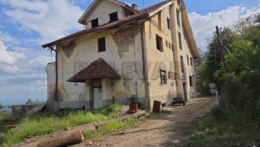 Poslovni Prostor-Hotel, Mali Jastrebac, 702m2