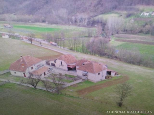 Prodaja, Vikendica, 200m2 , Kragujevac