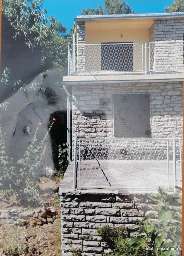 KARIN HRVATSKA 300m2 , T ,285000e