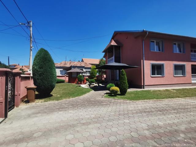 Prodaja, Kuća, 245m2 , Stanovo