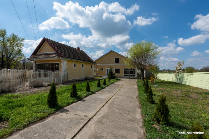 STARA PAZOVA BELEGIŠ 147m2 , 65 ,265000e