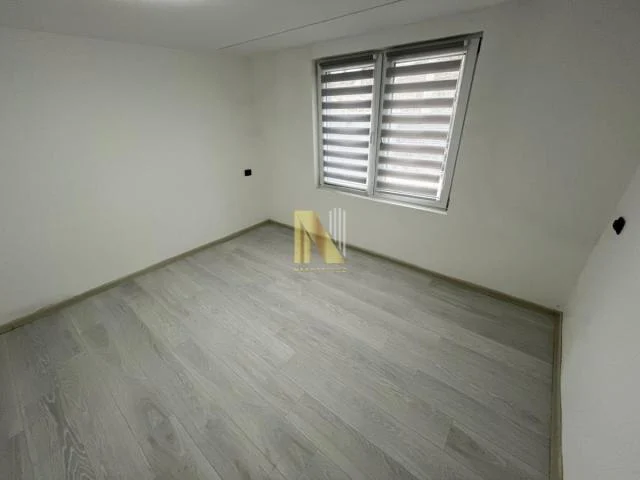 Dvoetažna kuća na samom početku Klise (BEZ ULAGANJA)