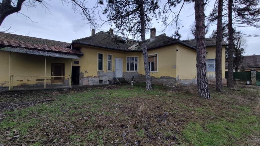 Stara vila na prodaju u Somboru