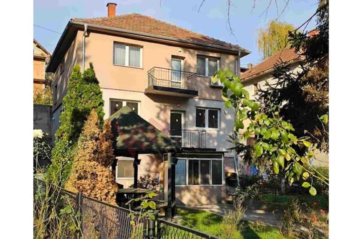 Predivna porodična kuća na Miljakovcu, Beograd.