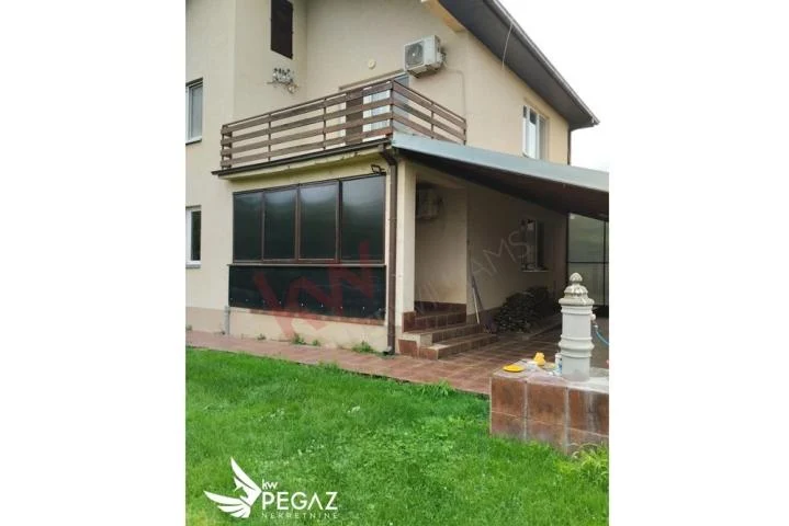 PRODAJA KUCE U CAMURLIJI 140m2, CRVENI KRST, NIS,